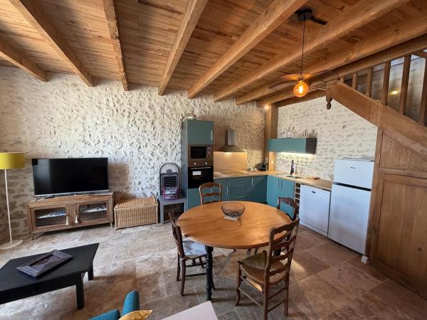 Charmante Maison Rénovée, Terrasse, Vignes Et Borne De Recharge - Mortagne-sur-Gironde