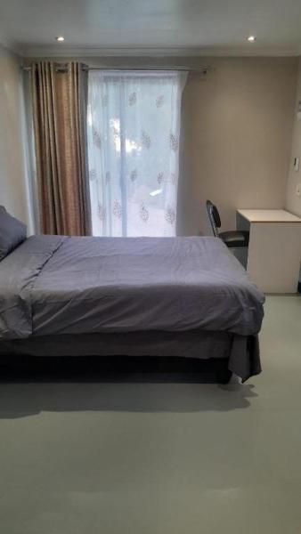 Urban Retreat Near Uj & Wits Fast Fibre & Secure Stay - Randburg