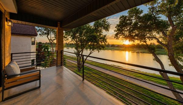 Lakefront Oasis Casa Hoyo 12 Private Retreat - Mission, TX