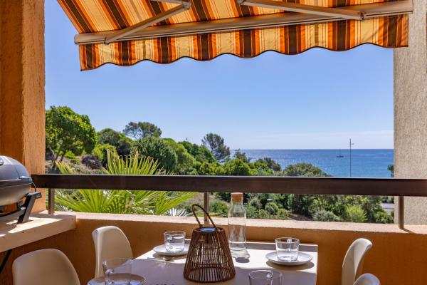 Azurea - Sea View Apartment Near Beach And Pools - Roquebrune-sur-Argens