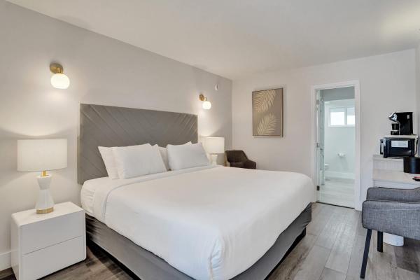 Ocean Blvd King Suite At Botanica - Pompano Beach, FL