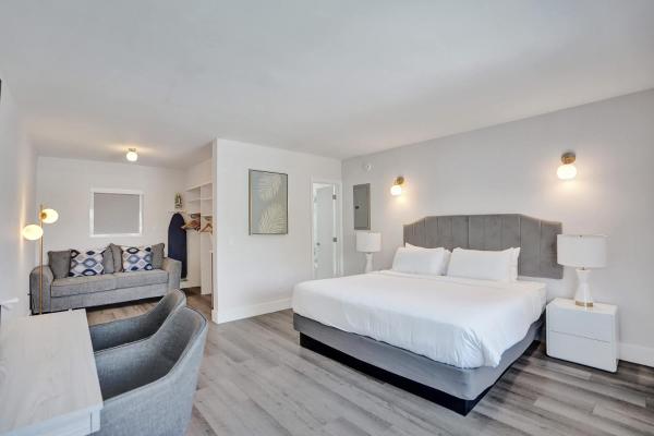 Deluxe King Suite On Ocean Blvd - Wilton Manors, FL