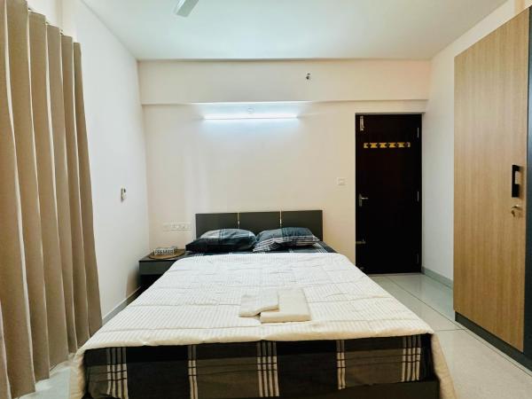 Al Kabeer Greenfield Grand 2bhk - 뜨리웬드럼