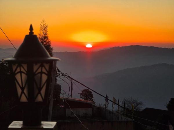 The Dusk Stay - Kurseong