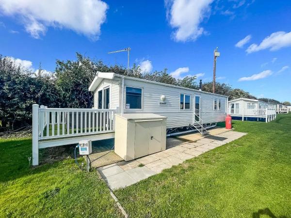Lovely Dog Friendly Caravan For Hire At California Cliffs, Norfolk Ref 50027k - Caister-on-Sea