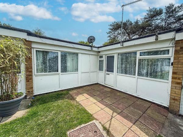 Superb Chalet In Nearby Hemsby Beach In Norfolk With Free Wifi Ref 00122ba - Winterton-on-Sea
