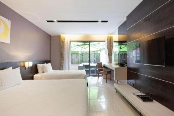 Patong Beachfront Deluxe Condo With Private Hot Tub - Patong