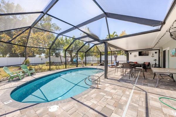 Free Heated Pool Home, Luxury Beds, Pet Friendly - Sanibel Island, FL
