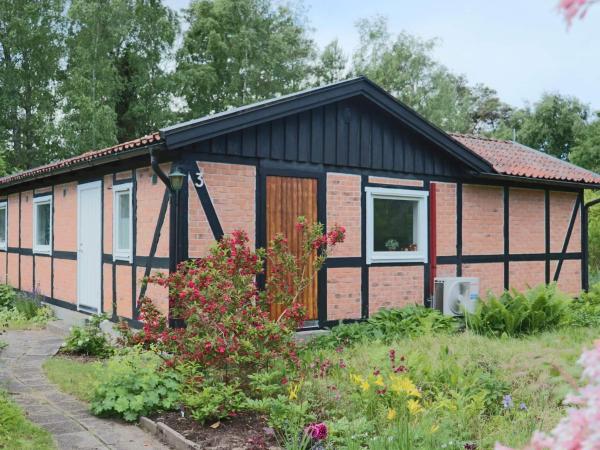 6 Person Holiday Home In Mellbystrand - Mellbystrand