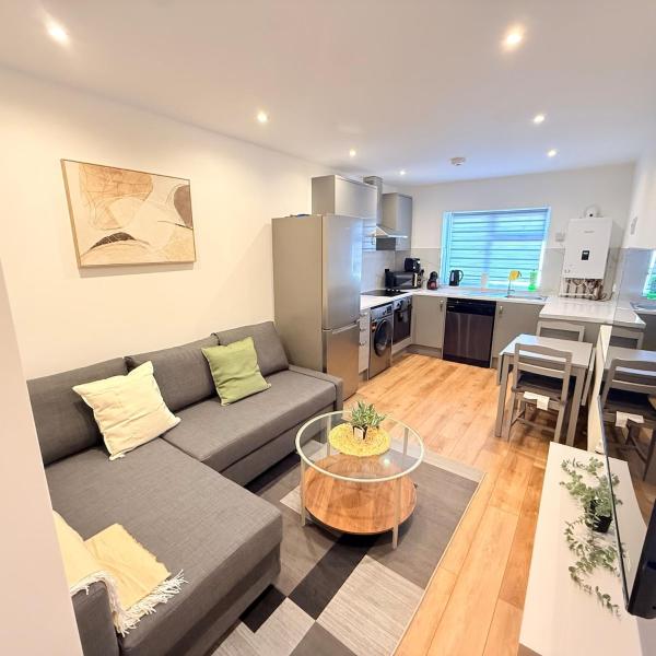 Luxury London Retreat, Sleeps 3, Free Parking - Ruislip