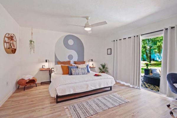 The Yinyang - King Bed , Workspace , Full Kitchen - Gainesville, FL