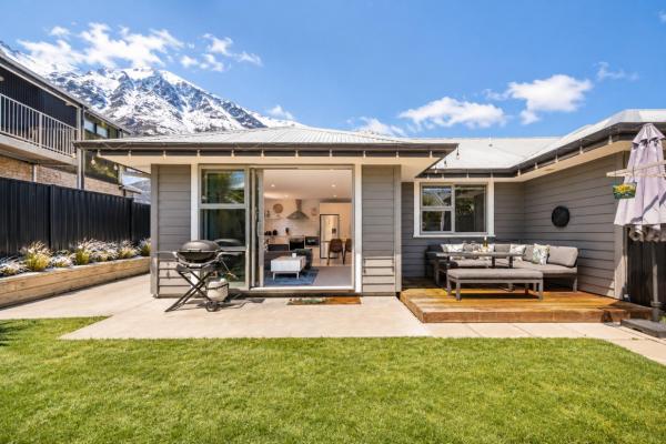 Queenstown Sanctuary, Sunny & Spacious - Arrowtown