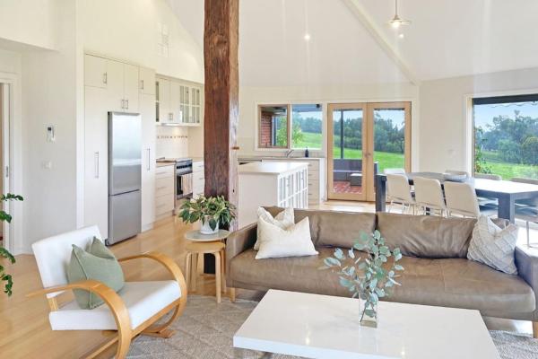 Cedar & Mist, Sauna, Hot Tub =& Mt Buller Views - Mansfield