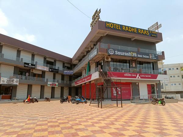 Hotel Radhe Raas - Anand