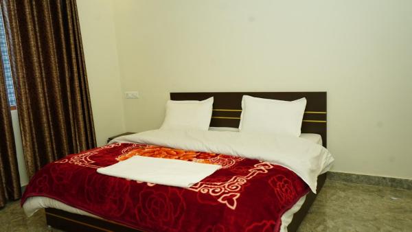 Parth Hotel And Restaurant - Binsar