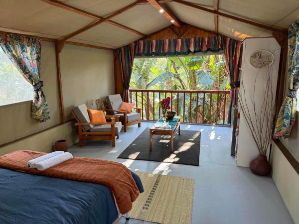 Kholiwe 2 - 2 Sleeper Glamping In A Forest - Port Edward