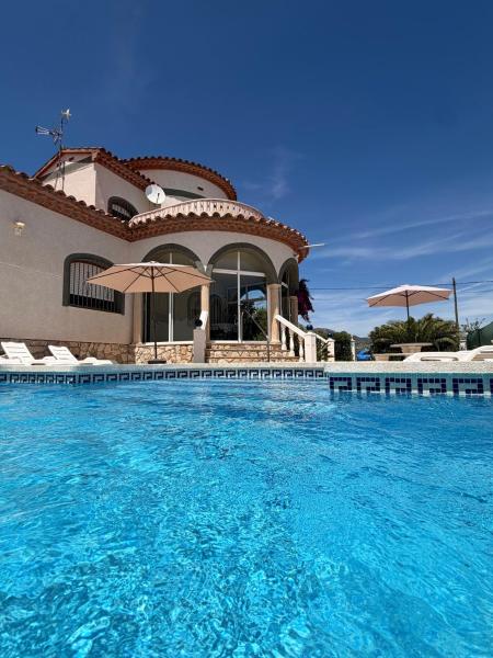 Amarella Costa Dorada - Apartamentos Privados En Villa Mediterránea Con Amplia Piscina Y Zonas Bbq - Costa Daurada
