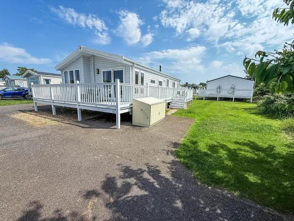 Beautiful 4 Berth Lodge With Decking At Manor Park In Hunstanton Ref 23038c - Hunstanton