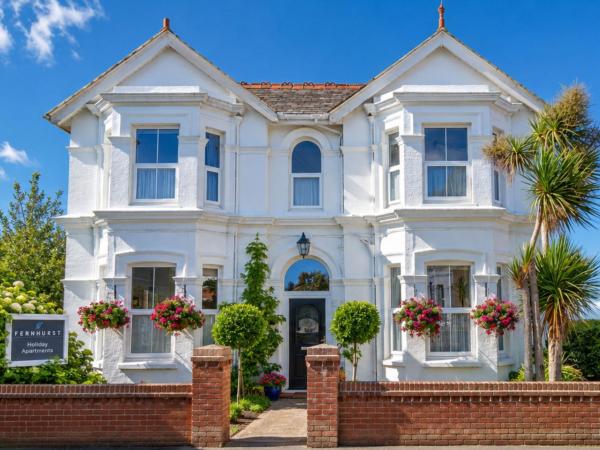 Fernhurst Holiday Apartments - Robin Hill, Newport
