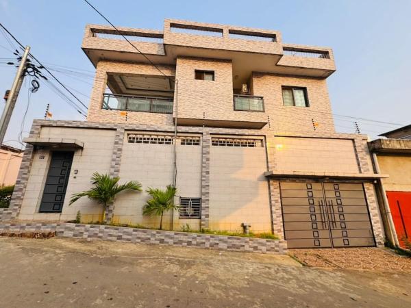 Luxury Villa On 53rd Street - Abidjan
