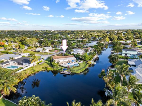 Heated Pool Escape On The Canal - Delray Beach, FL