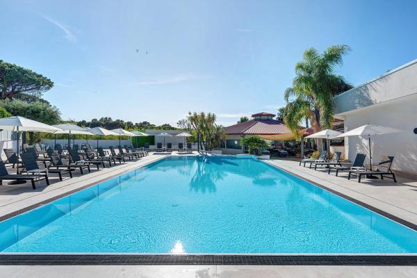 Marina Living Rooms And Pool - Paestum
