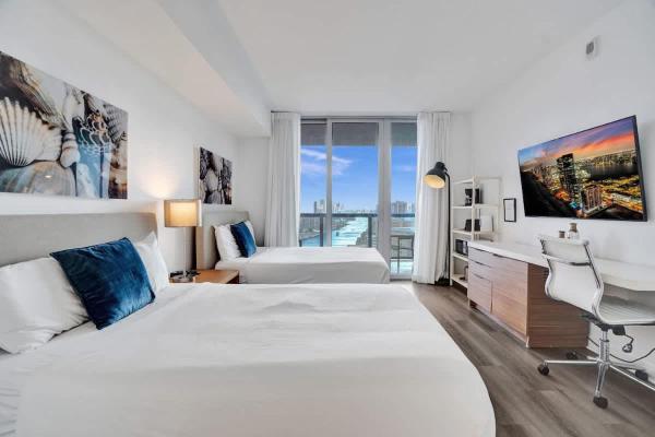 Cozy Canal View Studio Resort Amenities Near Ocean 1905 - Aventura, FL
