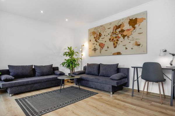 Entire House - Newly Renovated - 8 Guests - Parking - Ingolstadt