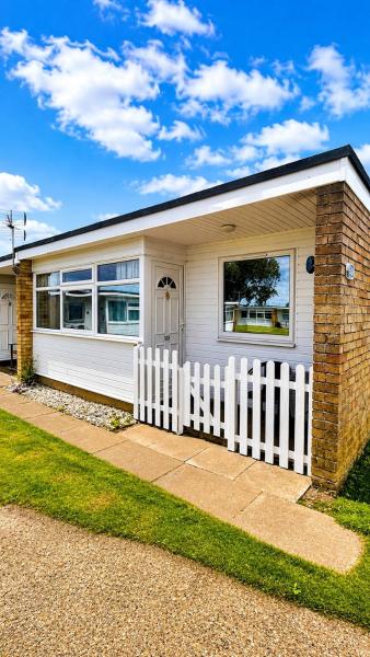 B By The Sea - Winterton-on-Sea