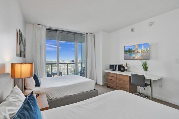 Comfortable Sunny Studio In Resort Beach Pool 2708 - Aventura, FL