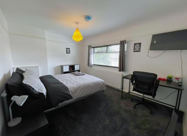 Quiet 2-bed With Private Garden And Drive - Nottingham