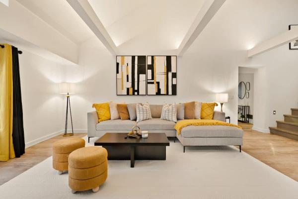 Modern 2-bedroom & Den Near The Falls Parking Included Sleeps 6 - Niagara-on-the-Lake