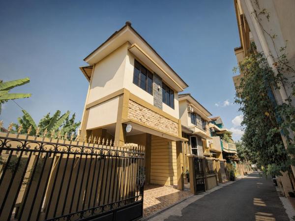 Audi's Homestay 6br Spacious House In Jogja - Yogyakarta