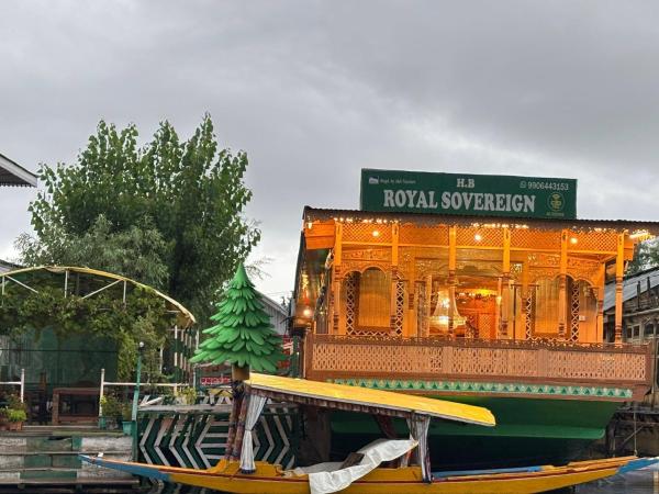 Royal Sovereign Group Of Houseboats - Srinagar