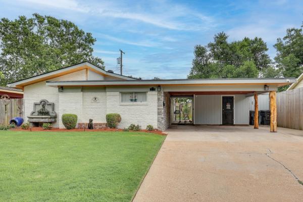 Great For Families! Shreveport Getaway W/ Patio - Shreveport, LA