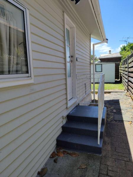2-bedroom Small Flat - Auckland