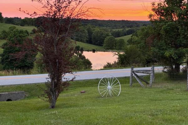 Families Welcome! Corinth Escape W/ Lake Views - Corinth, KY