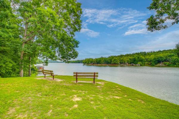 Golf & Lake Gateway: Hot Springs Village Retreat - Hot Springs Village, AR