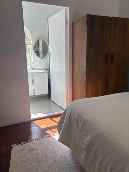 Cozy Ensuite By The Pool Near Sam Levys - Harare
