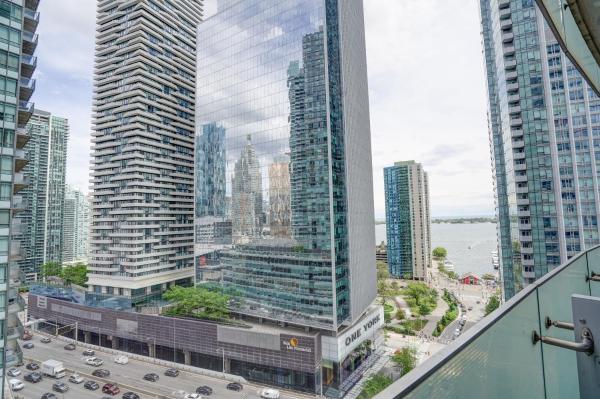 Stylish 3 Bedroom In The Entertainment District - Toronto