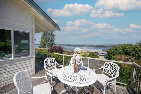 Stunning Ocean And Mountain Views With 2br2ba And Bbq - Deception Pass State Park, Oak Harbor