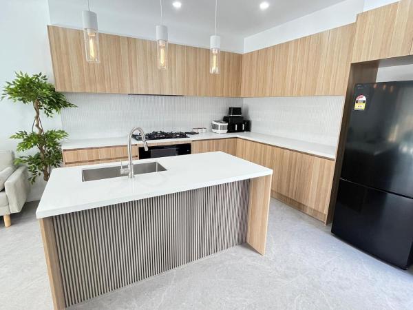 Modern 4br Family Home In Wollert, Vic - Whittlesea