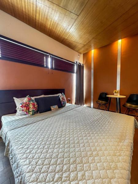 The Hermitage Tagaytay-executive Room - Silang