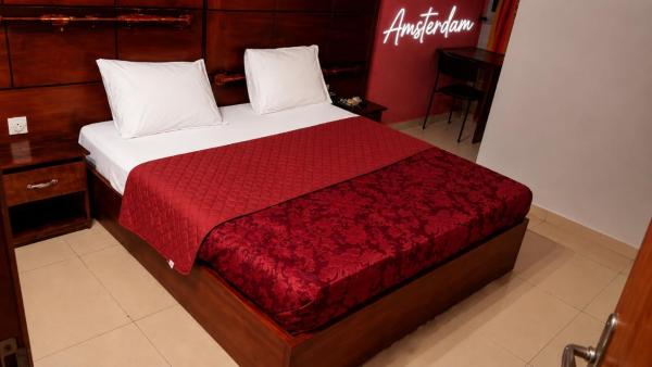 Amsterdam Hôtel - Douala