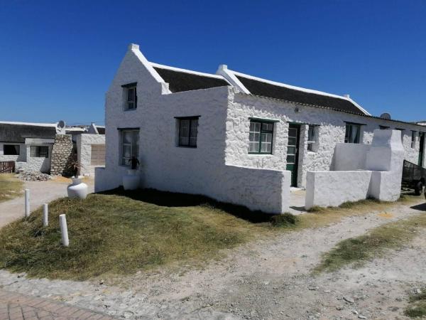 Quaint 1 Bedroom Apartment With Sea View - Arniston
