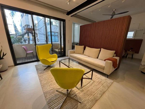 Margalit Studio Apartment With Balcony - Tel-Aviv