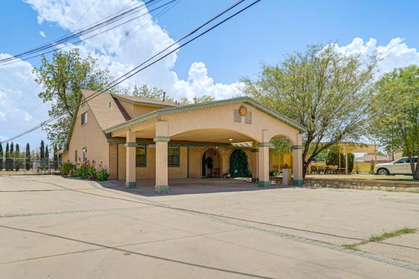 3 Mi To El Paso Mission Trail! Group-ready Escape - El Paso, TX