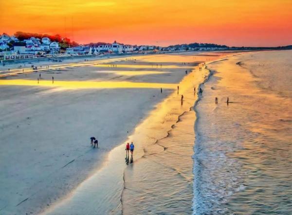 Sleeps 5-6 - Across From Nantasket Beach - Hull, MA