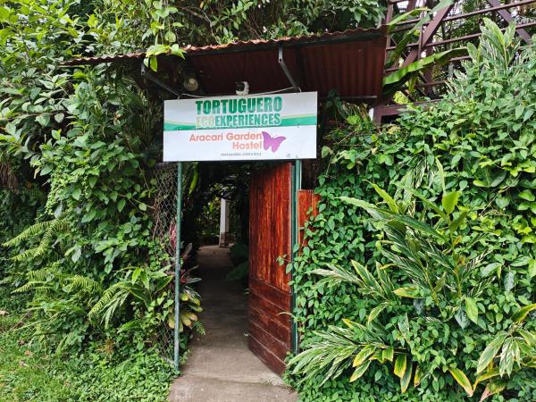 Aracari Garden Hostel - Costa Rica