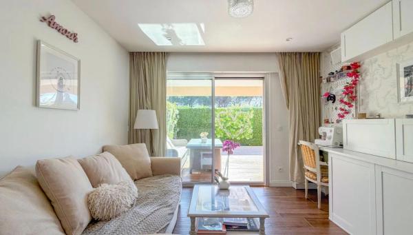 Bel Appartement T2 Dans Résidence à Saint-raphaël Valescure à 10 Minutes De La Mer - Agay
